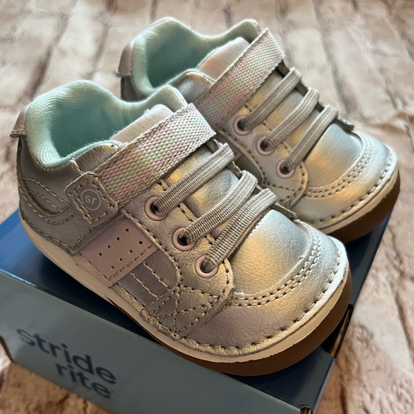 Stride Rite | Shoes | New Stride Rite Srt Sm Artie Silver Soft Motion ...
